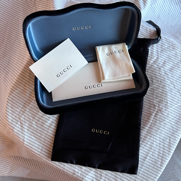 Gucci | Accessories | Gucci Authentic Designer Hard Velvet Clamshell ...